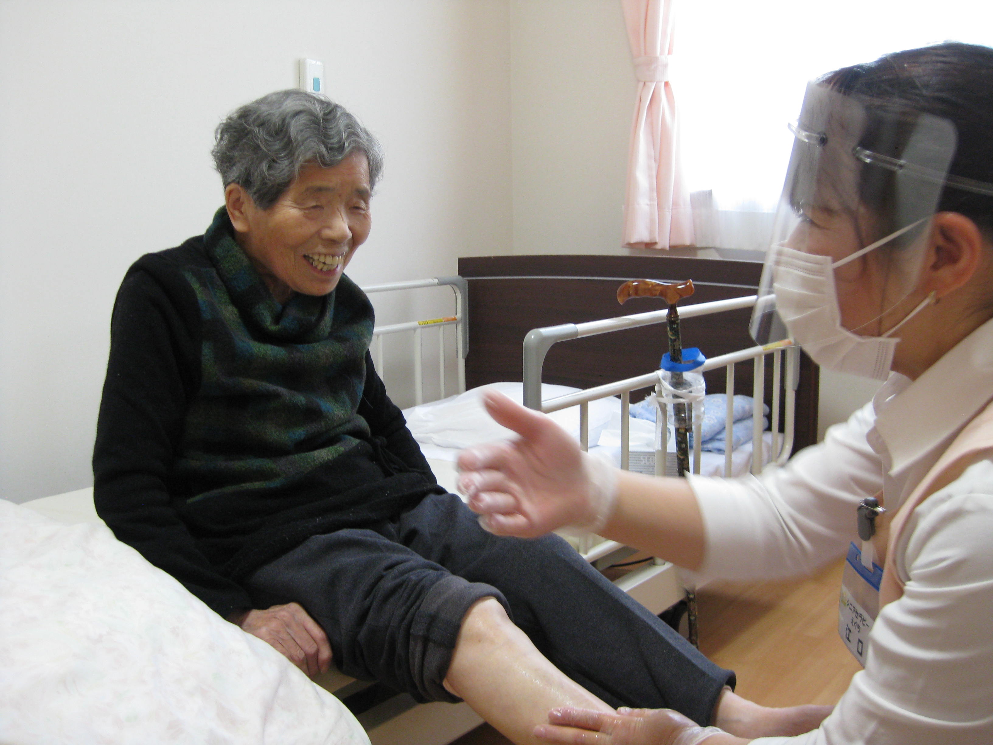 シニアセラピー施術1F☆｜スタッフブログ｜ALSOK介護株式会社