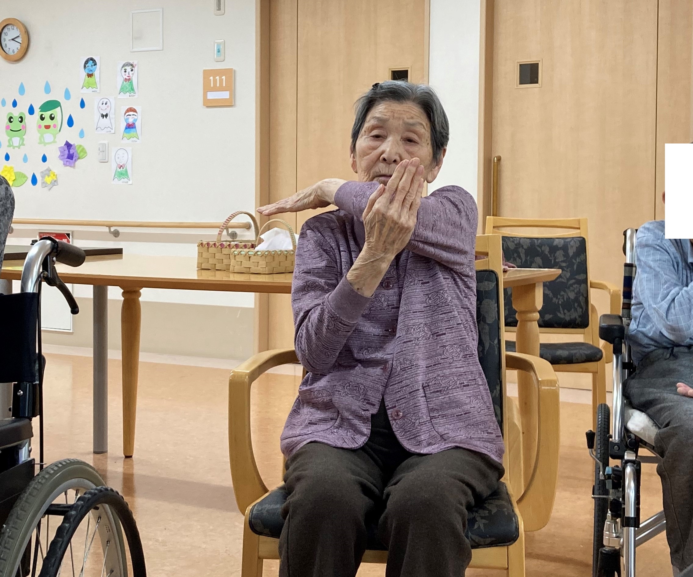 7月14日 みんなの家・東浦和3 ALSOKあんしんヨガ ｜スタッフブログ｜ALSOK介護株式会社