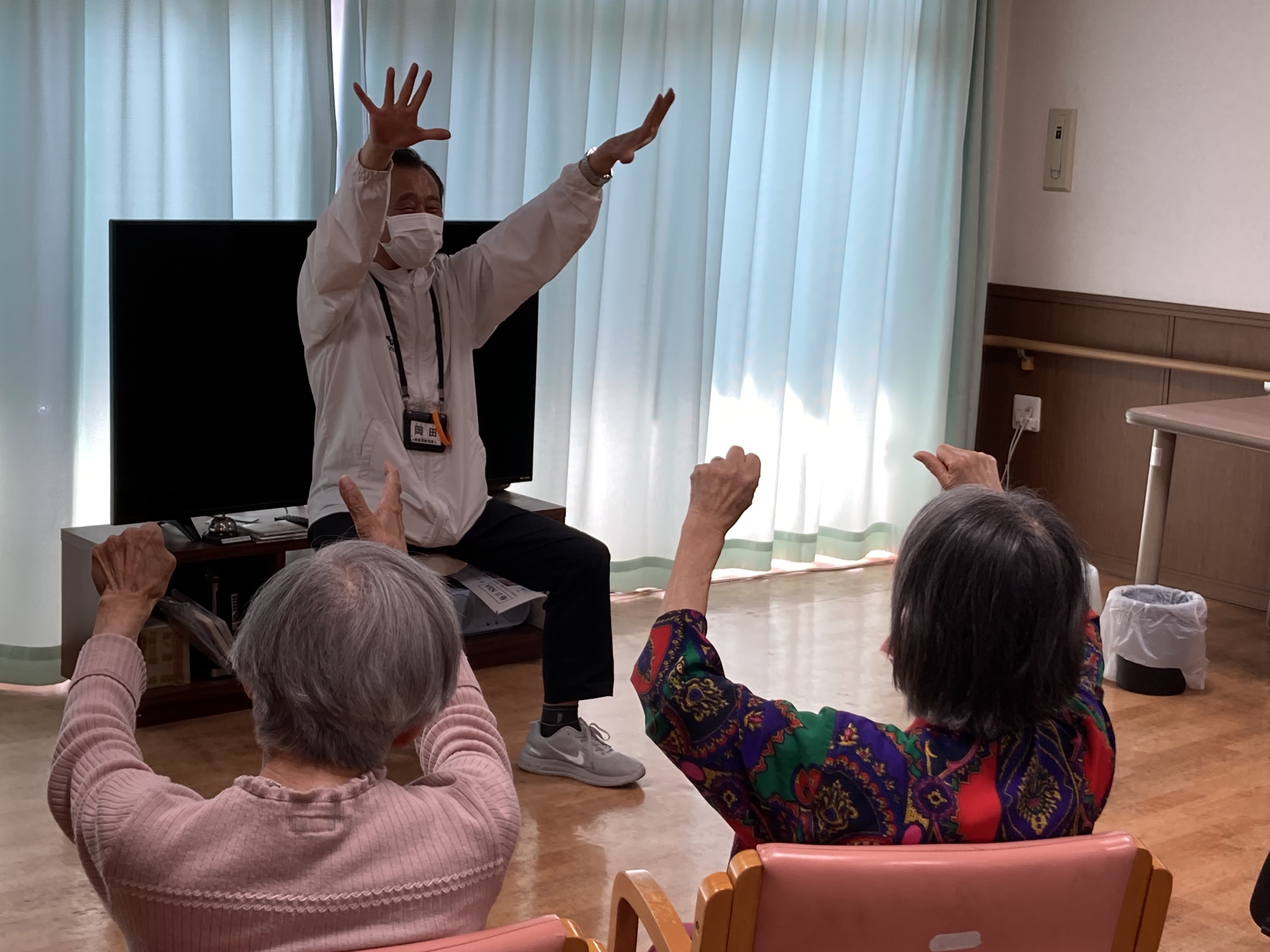 体操の先生とNOA体操｜スタッフブログ｜ALSOK介護株式会社