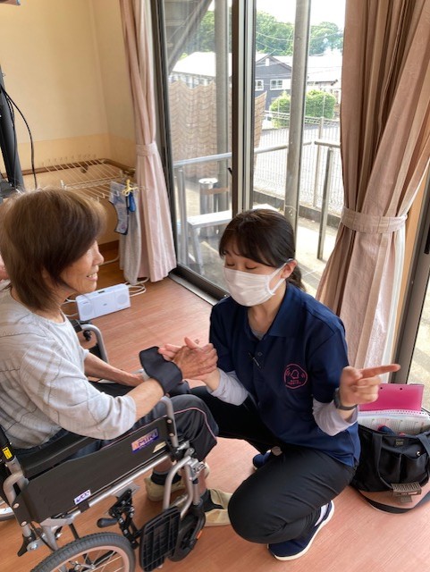 楽しくマッサージ(*^^)v｜スタッフブログ｜ALSOK介護株式会社