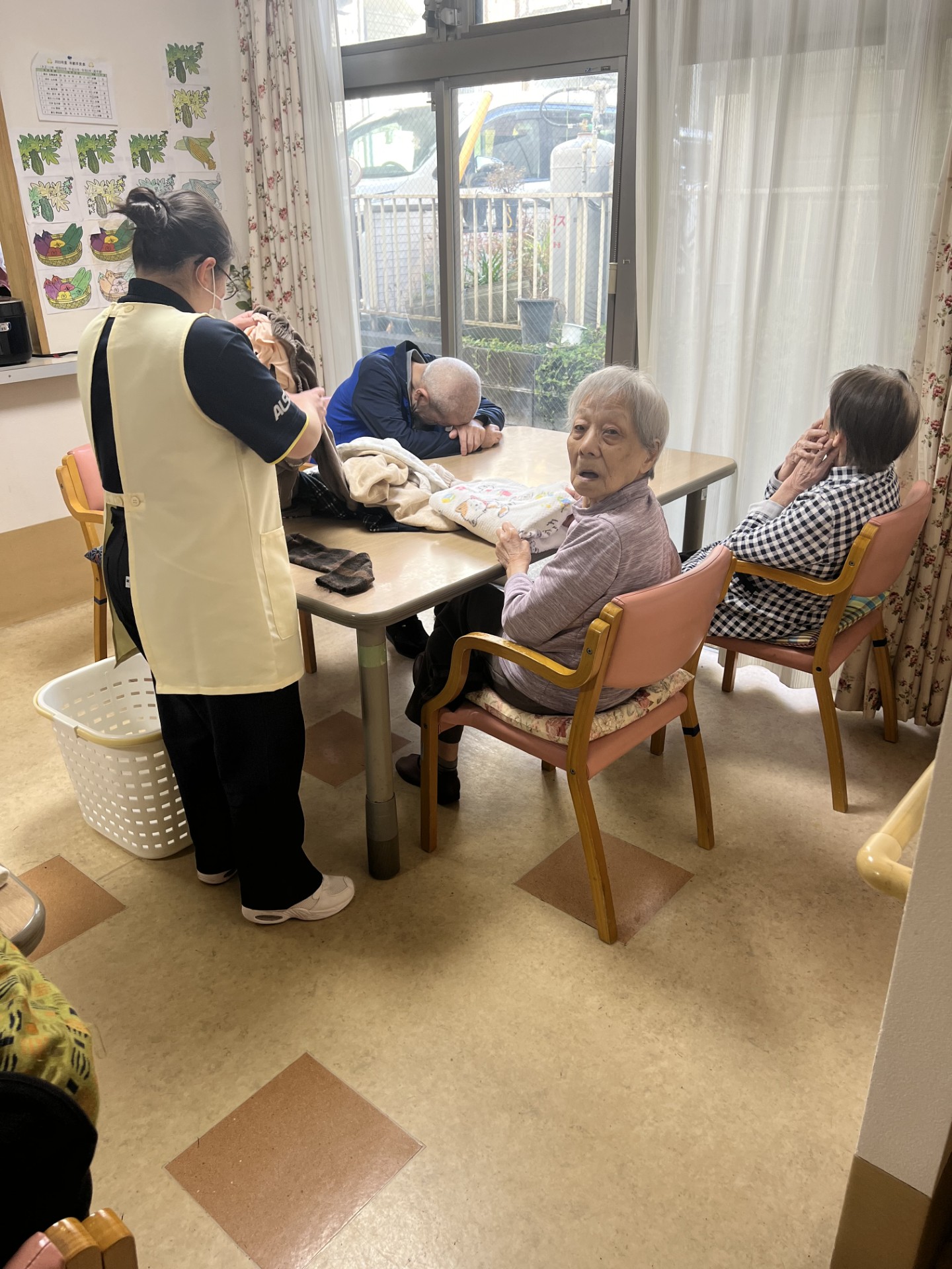 1F・お手伝い【グループホームみんなの家・新川崎介護ブログ】｜スタッフブログ｜ALSOK介護株式会社