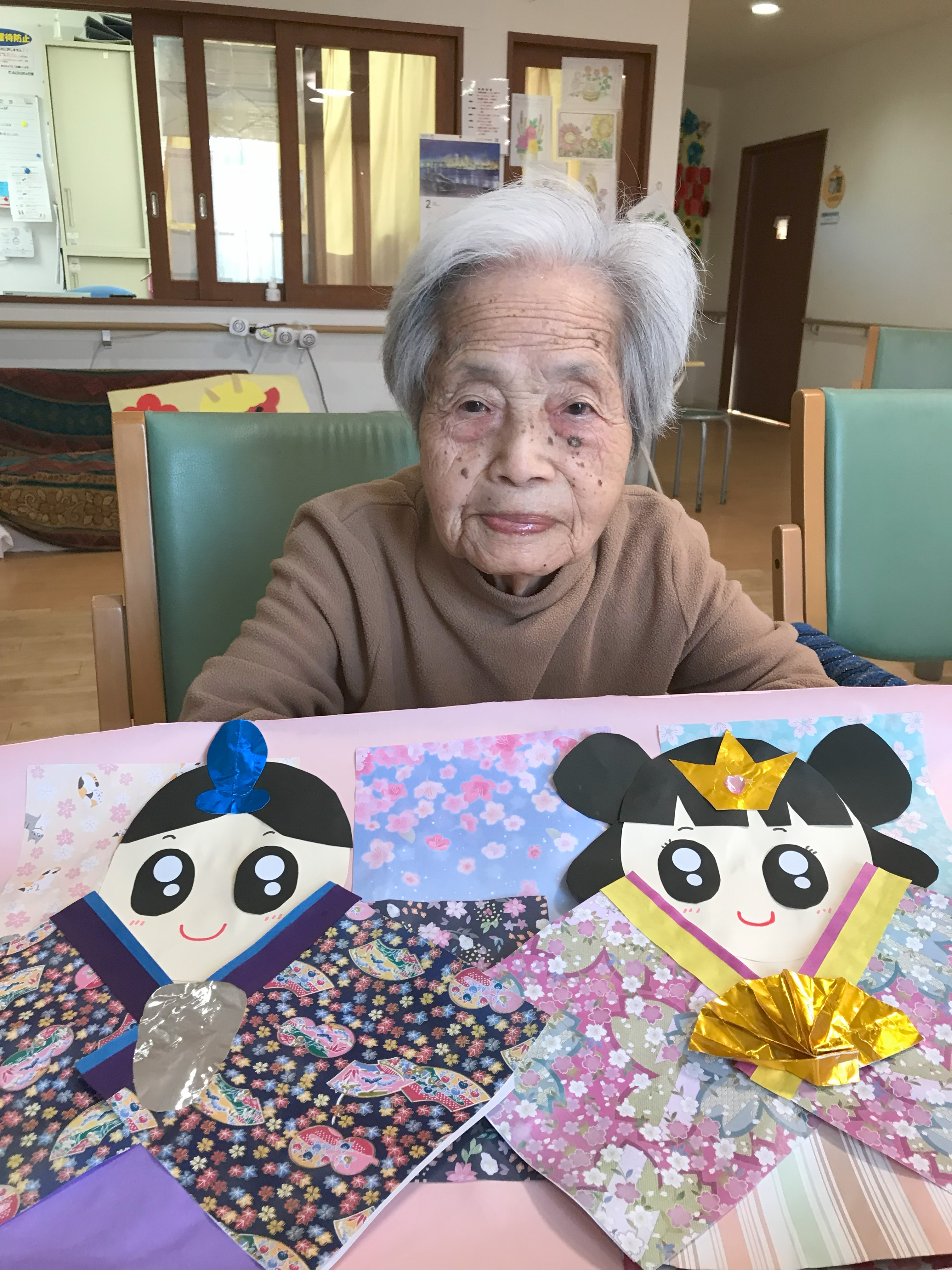 「ひな祭りの作品作りました(^^♪」～グループホームみんなの家・横浜今宿の介護ブログ～｜スタッフブログ｜ALSOK介護株式会社