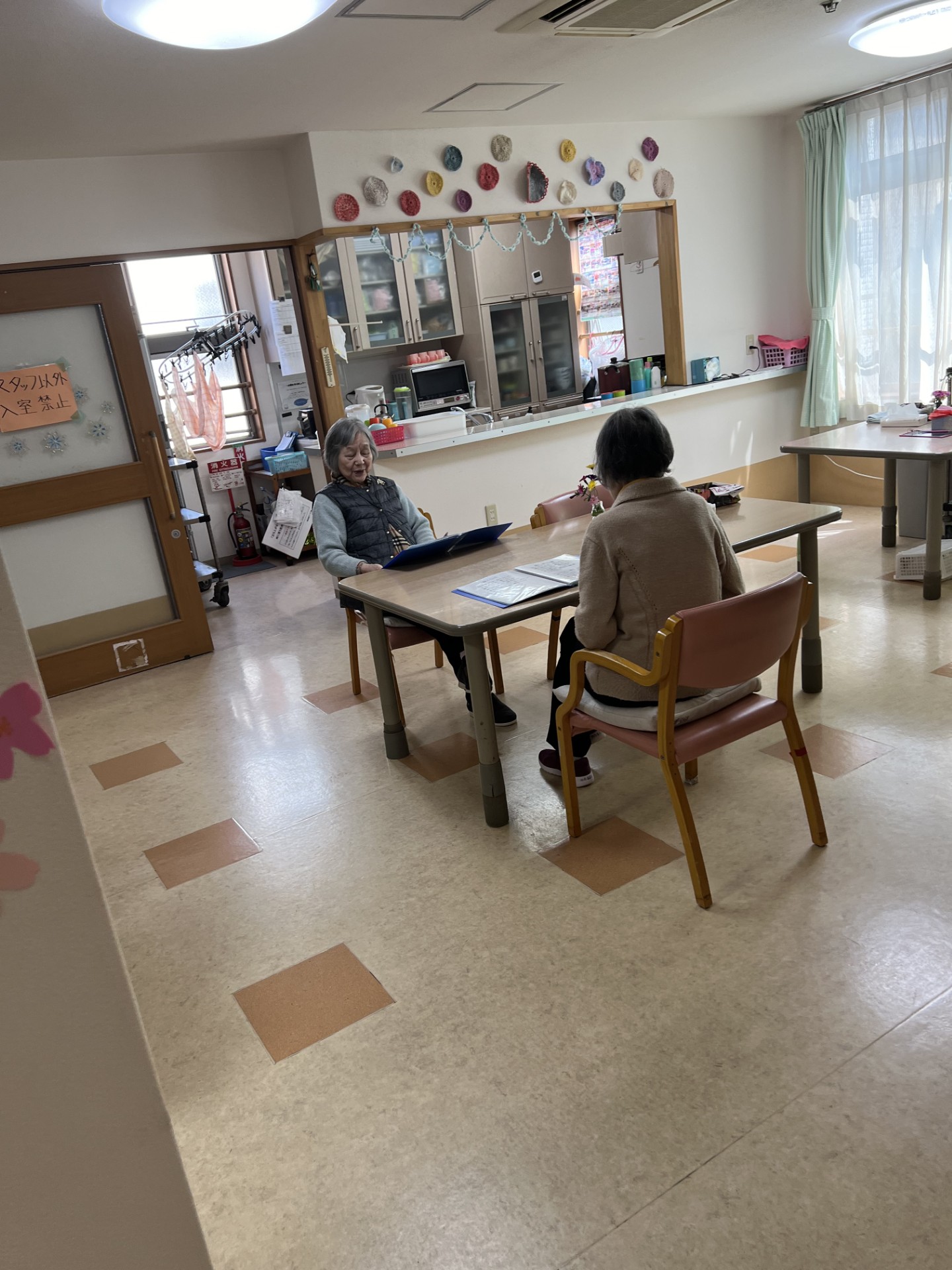 2F・合唱レク【グループホームみんなの家・新川崎介護ブログ】｜スタッフブログ｜ALSOK介護株式会社